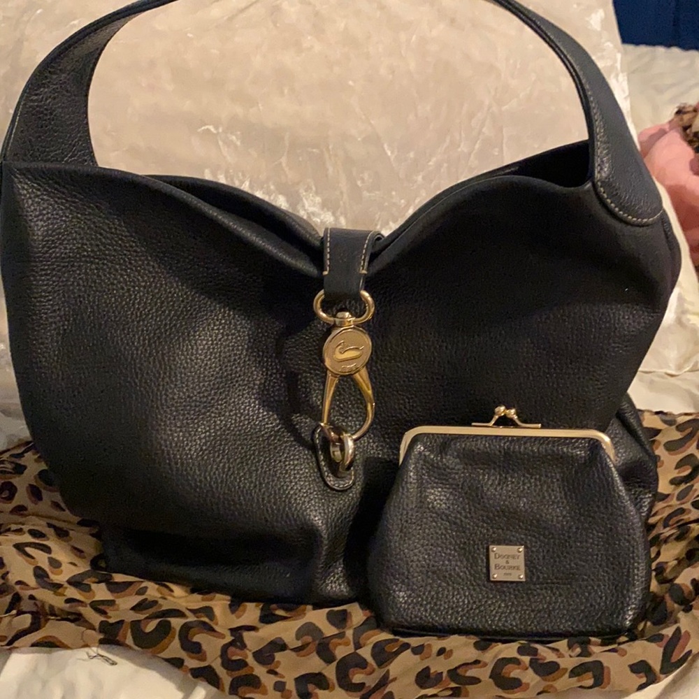 Dooney And Bourke Logo Lock And Coin Wallet - Gem